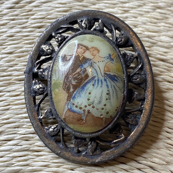 Jewelry | Vintage Courting Couple Cameo Style Brooch Pin | Poshmark